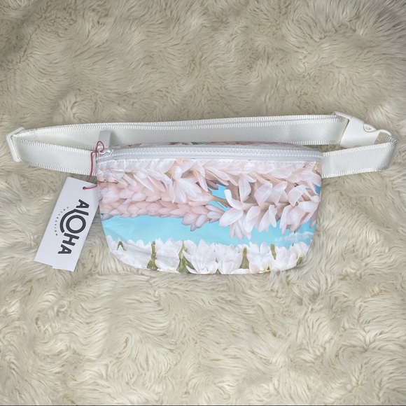 ALOHA Collection | Bags | New Aloha Collection Tahiti Tiare Lei Hip ...